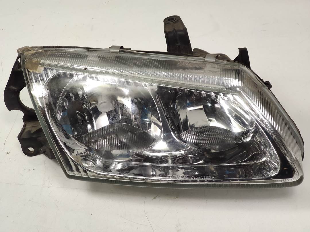 FARO DERECHO - 082151188R - NISSAN - ALMERA (N16/E)